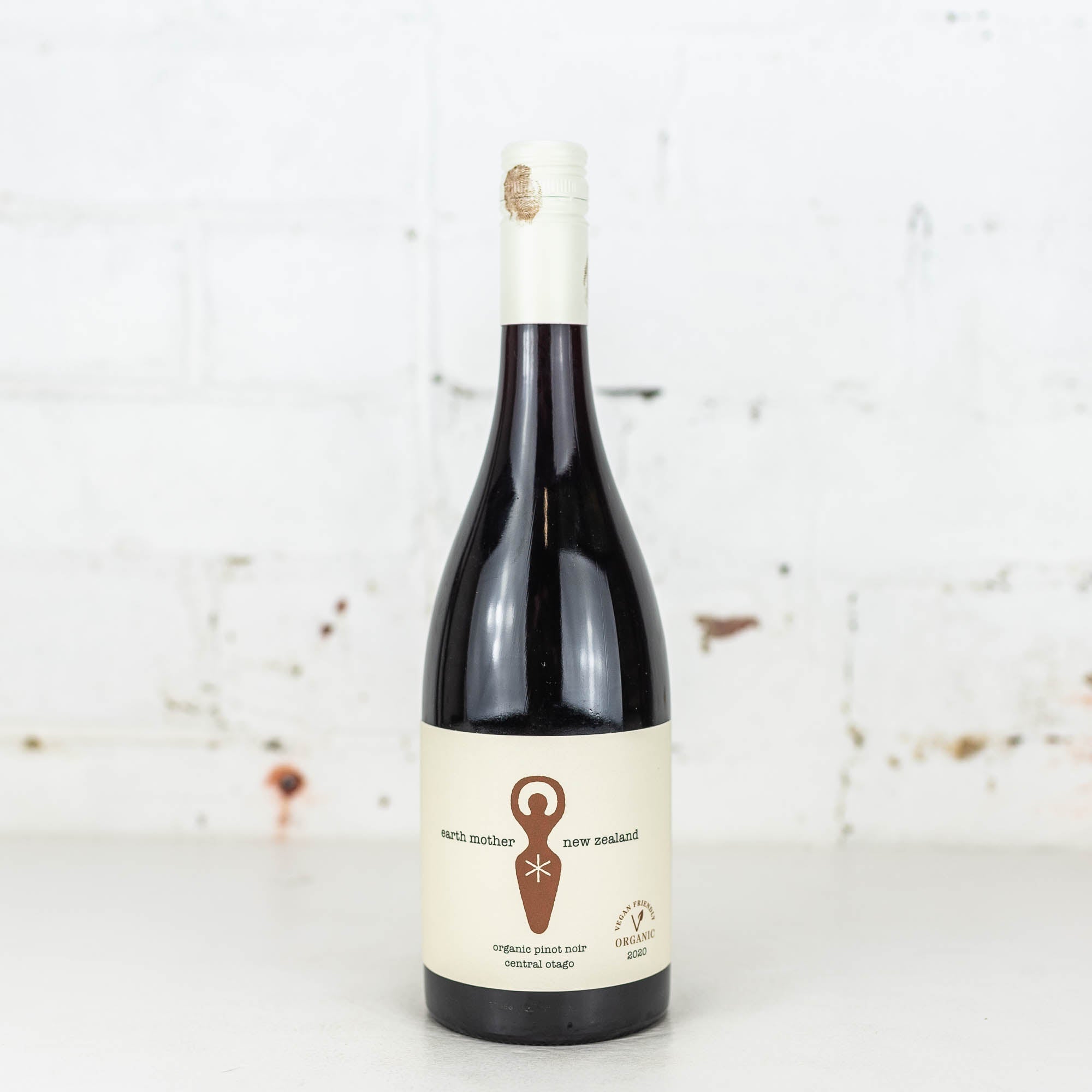 Earth Mother - Pinot Noir 750ml – Carwyn Cellars